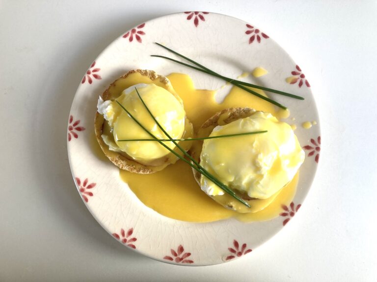 Oeufs Bénédict | The Everyday French Chef